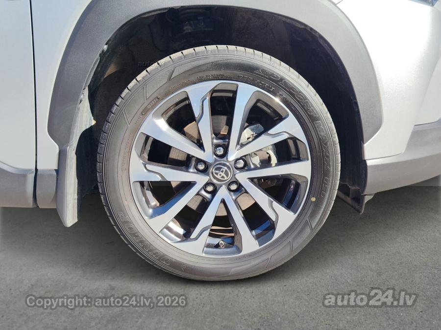Grey Toyota Corolla 2024 in Tallinn, with an engine capacity of 1.80 L and mileage of 33 thousand km for 31995 €, photo 16 on AUTOMOTO.COM.LV