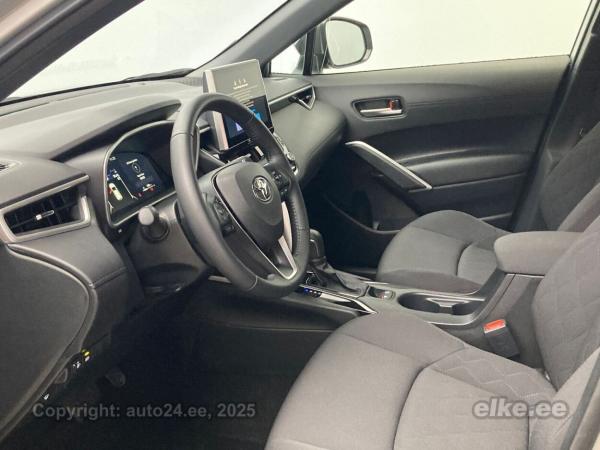 Grey Toyota Corolla 2025 in Tallinn, with an engine capacity of 1.80 L and mileage of 14 thousand km for 30995 €, photo 11 on AUTOMOTO.COM.LV