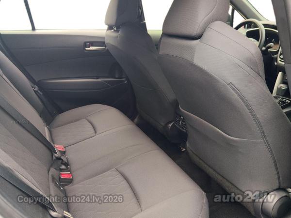 Pelēks Toyota Corolla 2025 Tallina, ar dzinēja tilpumu 1.80 L un nobraukumu 14 tūkst. km par 29995 €, foto 7 vietnē AUTOMOTO.COM.LV