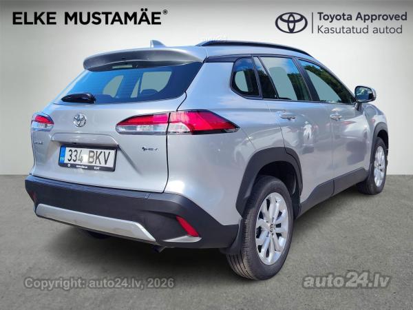 Pelēks Toyota Corolla 2025 Tallina, ar dzinēja tilpumu 1.80 L un nobraukumu 16 tūkst. km par 29995 €, foto 2 vietnē AUTOMOTO.COM.LV