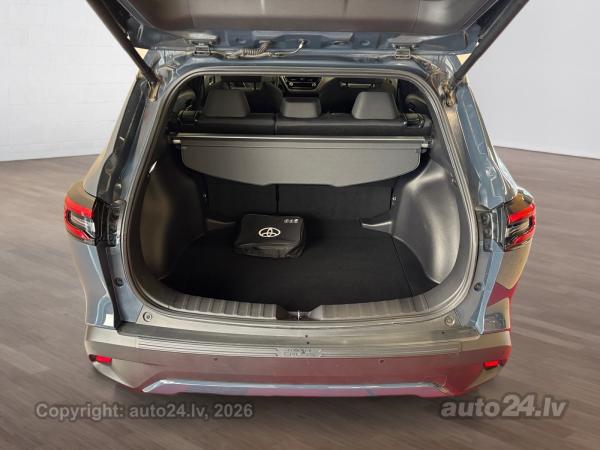 Grey Toyota Corolla 2025 in Tartu, with an engine capacity of 1.80 L and mileage of 16 thousand km for 35490 €, photo 11 on AUTOMOTO.COM.LV