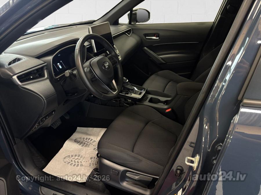 Grey Toyota Corolla 2025 in Tartu, with an engine capacity of 1.80 L and mileage of 16 thousand km for 35490 €, photo 12 on AUTOMOTO.COM.LV