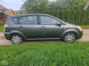 Pelēks Toyota Corolla 2004 Anykščiai, ar dzinēja tilpumu 2.00 L un nobraukumu 310 tūkst. km par 1550 €, foto 5 vietnē AUTOMOTO.COM.LV