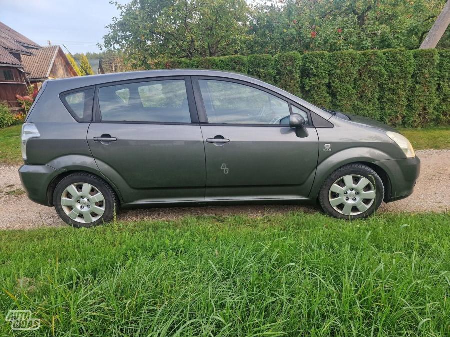 Pelēks Toyota Corolla 2004 Anykščiai, ar dzinēja tilpumu 2.00 L un nobraukumu 310 tūkst. km par 1550 €, foto 5 vietnē AUTOMOTO.COM.LV