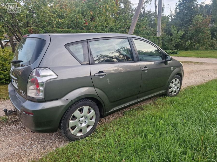 Pelēks Toyota Corolla 2004 Anykščiai, ar dzinēja tilpumu 2.00 L un nobraukumu 310 tūkst. km par 1550 €, foto 6 vietnē AUTOMOTO.COM.LV