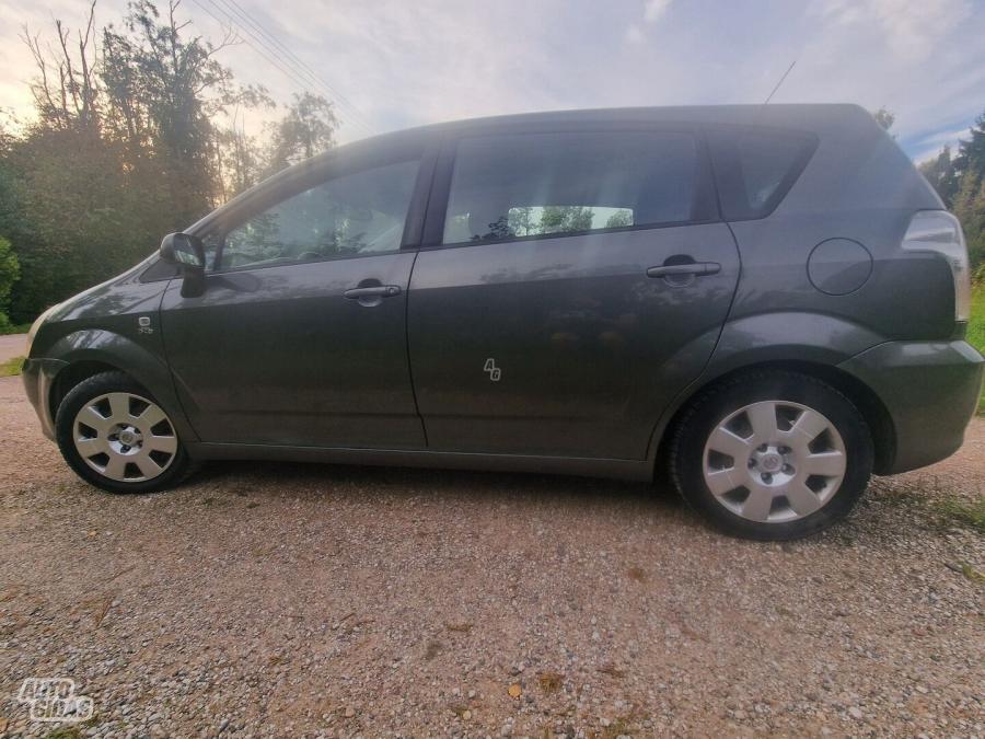 Pelēks Toyota Corolla 2004 Anykščiai, ar dzinēja tilpumu 2.00 L un nobraukumu 310 tūkst. km par 1550 €, foto 7 vietnē AUTOMOTO.COM.LV