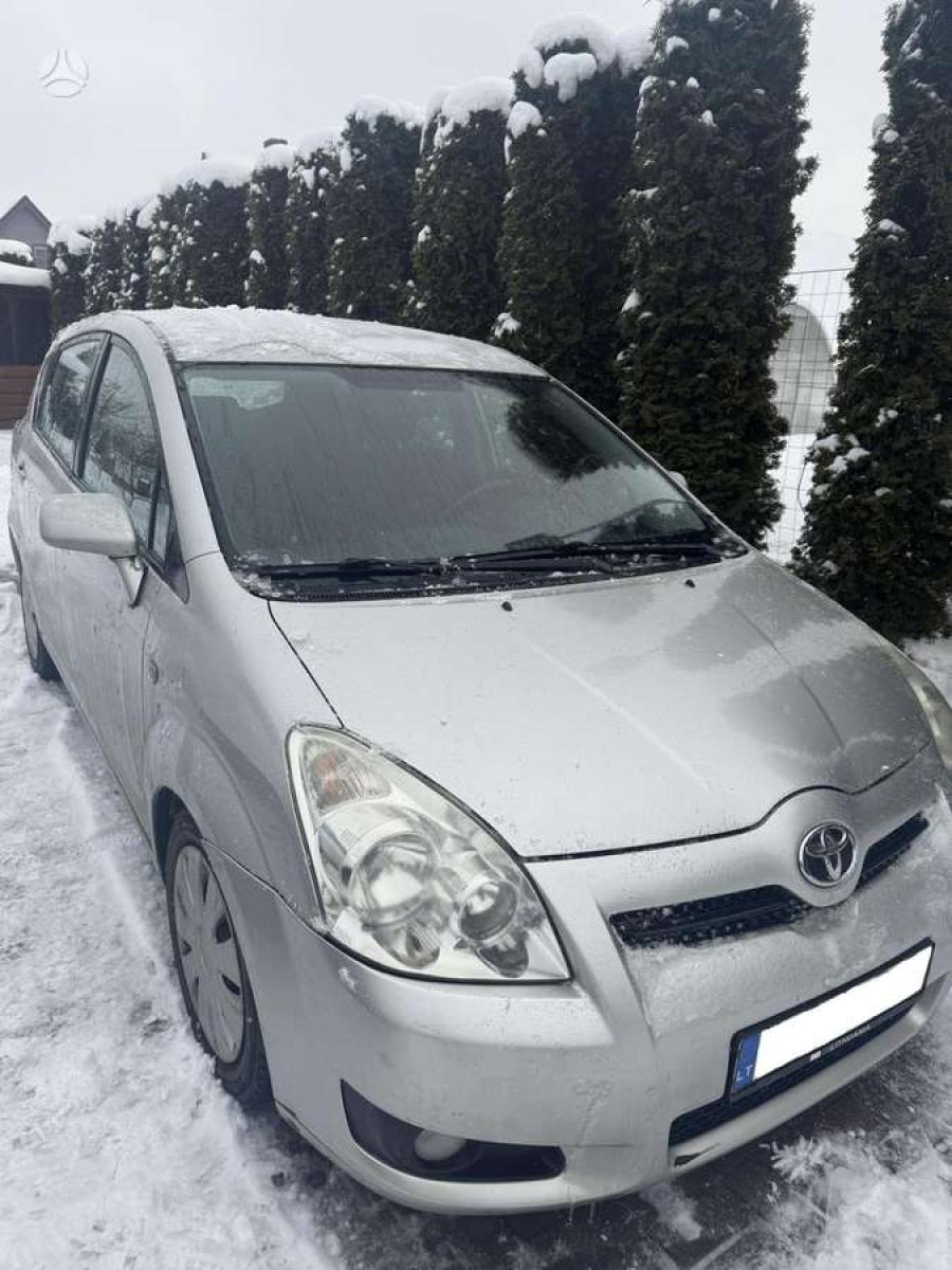 Pelēks Toyota Corolla 2007 Trakai, ar dzinēja tilpumu 2.23 L un nobraukumu 288 tūkst. km par 2300 €, foto 1 vietnē AUTOMOTO.COM.LV