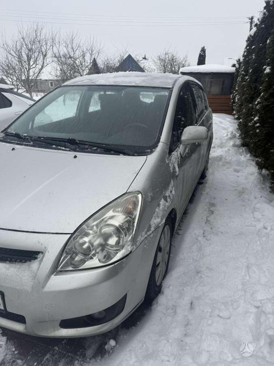 Pelēks Toyota Corolla 2007 Trakai, ar dzinēja tilpumu 2.23 L un nobraukumu 288 tūkst. km par 2300 €, foto 3 vietnē AUTOMOTO.COM.LV