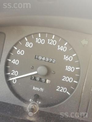 Pelēks Toyota Corolla 2000 Rīga, ar dzinēja tilpumu 1.60 L un nobraukumu 194 tūkst. km par 1300 €, foto 9 vietnē AUTOMOTO.COM.LV