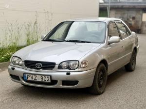 Pelēks Toyota Corolla 2001 Viļņa, ar dzinēja tilpumu 1.60 L un nobraukumu 303 tūkst. km par 750 €, foto  vietnē AUTOMOTO.COM.LV