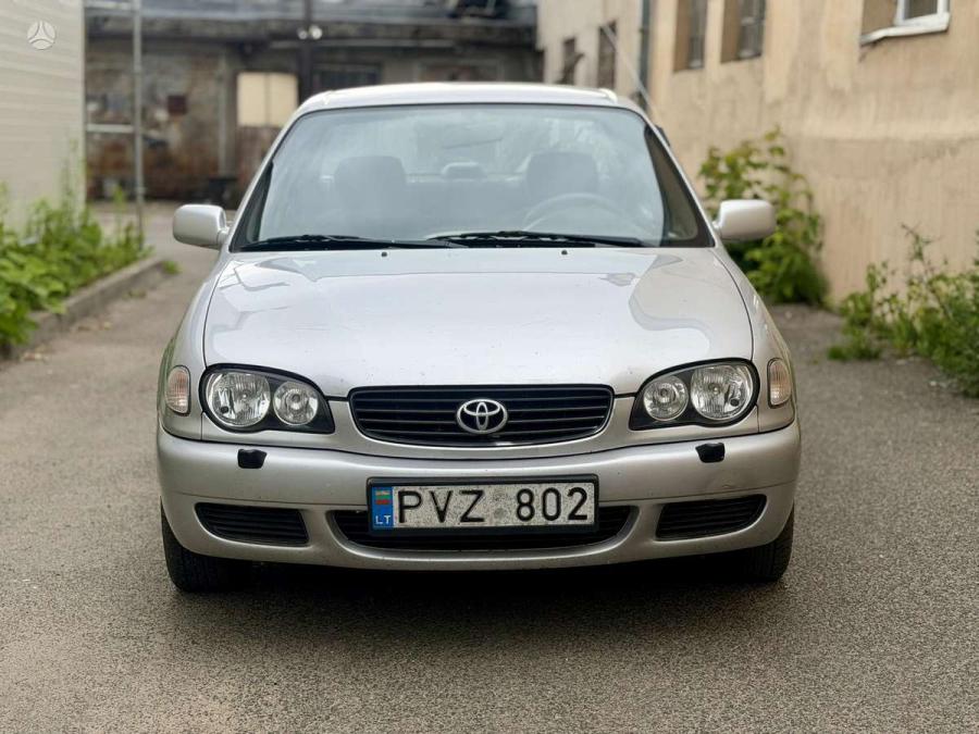 Pelēks Toyota Corolla 2001 Viļņa, ar dzinēja tilpumu 1.60 L un nobraukumu 303 tūkst. km par 750 €, foto 3 vietnē AUTOMOTO.COM.LV