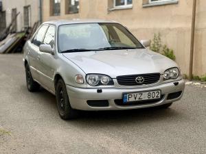 Pelēks Toyota Corolla 2001 Viļņa, ar dzinēja tilpumu 1.60 L un nobraukumu 303 tūkst. km par 750 €, foto 4 vietnē AUTOMOTO.COM.LV