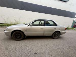 Pelēks Toyota Corolla 2001 Viļņa, ar dzinēja tilpumu 1.60 L un nobraukumu 303 tūkst. km par 750 €, foto 6 vietnē AUTOMOTO.COM.LV