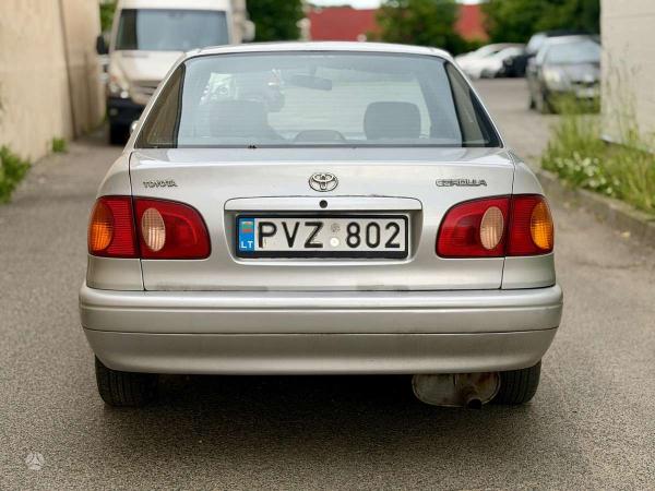 Pelēks Toyota Corolla 2001 Viļņa, ar dzinēja tilpumu 1.60 L un nobraukumu 303 tūkst. km par 750 €, foto 7 vietnē AUTOMOTO.COM.LV