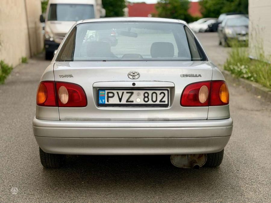 Pelēks Toyota Corolla 2001 Viļņa, ar dzinēja tilpumu 1.60 L un nobraukumu 303 tūkst. km par 750 €, foto 8 vietnē AUTOMOTO.COM.LV