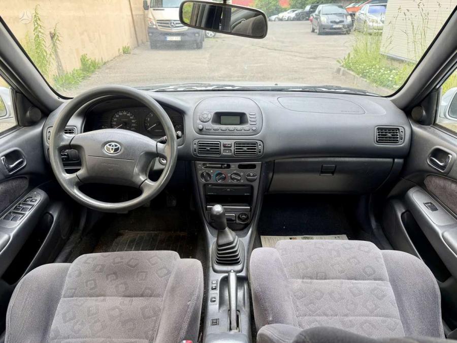 Pelēks Toyota Corolla 2001 Viļņa, ar dzinēja tilpumu 1.60 L un nobraukumu 303 tūkst. km par 750 €, foto 12 vietnē AUTOMOTO.COM.LV