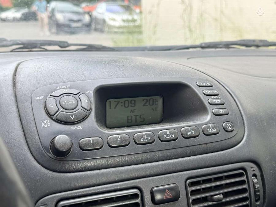 Pelēks Toyota Corolla 2001 Viļņa, ar dzinēja tilpumu 1.60 L un nobraukumu 303 tūkst. km par 750 €, foto 14 vietnē AUTOMOTO.COM.LV
