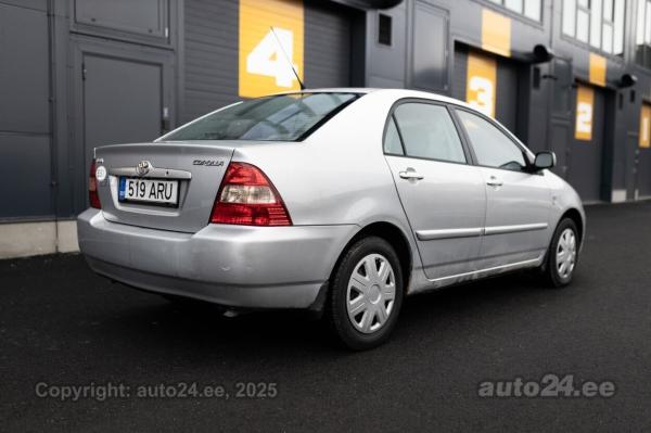 Pelēks Toyota Corolla 2003 Tallina, ar dzinēja tilpumu 1.60 L un nobraukumu 195 tūkst. km par 1499 €, foto 4 vietnē AUTOMOTO.COM.LV