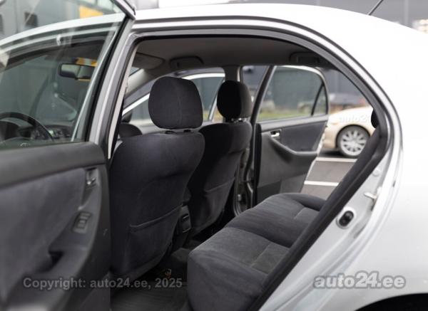 Pelēks Toyota Corolla 2003 Tallina, ar dzinēja tilpumu 1.60 L un nobraukumu 195 tūkst. km par 1499 €, foto 11 vietnē AUTOMOTO.COM.LV