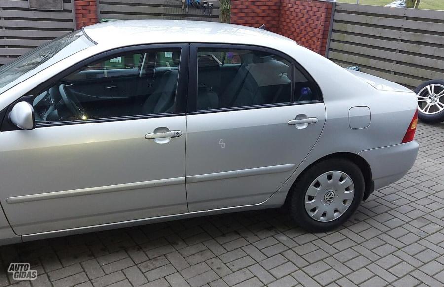 Grey Toyota Corolla 2003 in Kaunas, with an engine capacity of 1.60 L and mileage of 193 thousand km for 2000 €, photo 4 on AUTOMOTO.COM.LV
