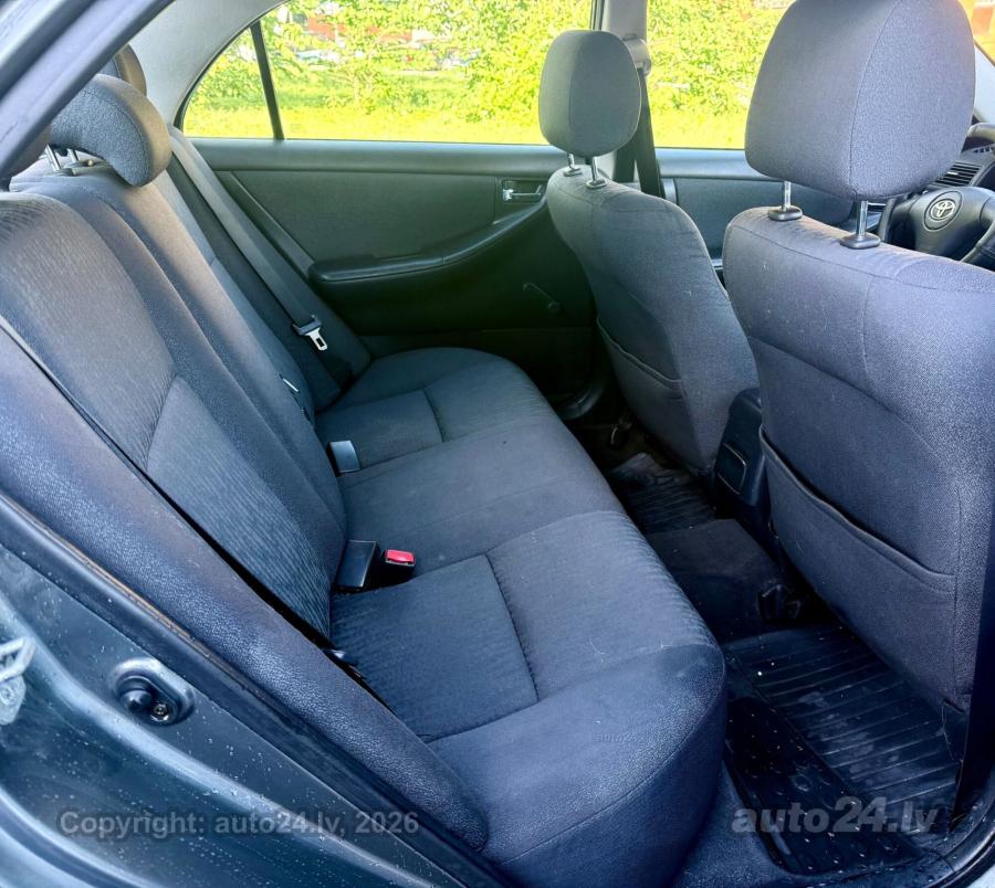 Grey Toyota Corolla 2004 in Tallinn, with an engine capacity of 1.60 L and mileage of 245 thousand km for 1499 €, photo 7 on AUTOMOTO.COM.LV