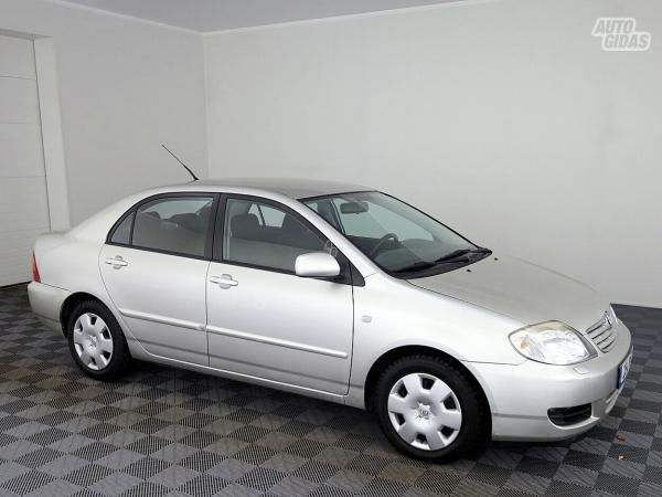 Pelēks Toyota Corolla 2005 Tallina, ar dzinēja tilpumu 1.40 L un nobraukumu 122 tūkst. km par 2199 €, foto 1 vietnē AUTOMOTO.COM.LV