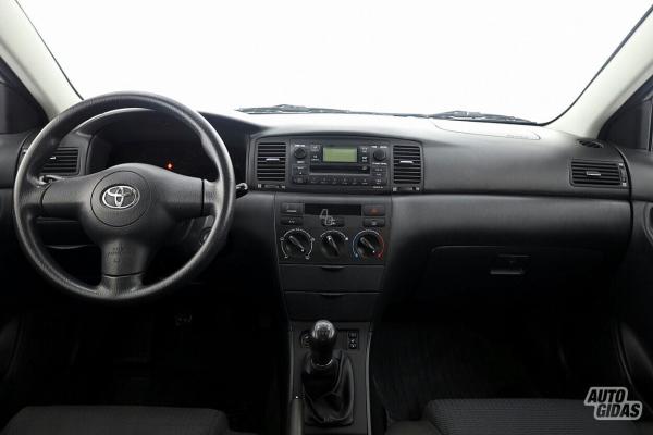 Pelēks Toyota Corolla 2005 Tallina, ar dzinēja tilpumu 1.40 L un nobraukumu 122 tūkst. km par 2199 €, foto 5 vietnē AUTOMOTO.COM.LV