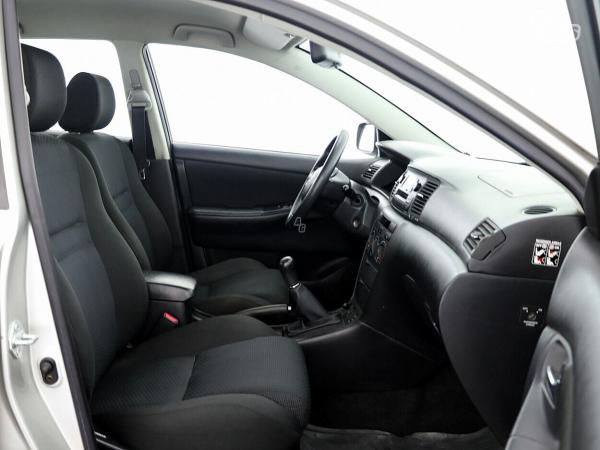 Pelēks Toyota Corolla 2005 Tallina, ar dzinēja tilpumu 1.40 L un nobraukumu 122 tūkst. km par 2199 €, foto 6 vietnē AUTOMOTO.COM.LV