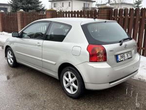 Grey Toyota Corolla 2005 in Vilnius, with an engine capacity of 1.36 L and mileage of 307 thousand km for 2200 €, photo 3 on AUTOMOTO.COM.LV