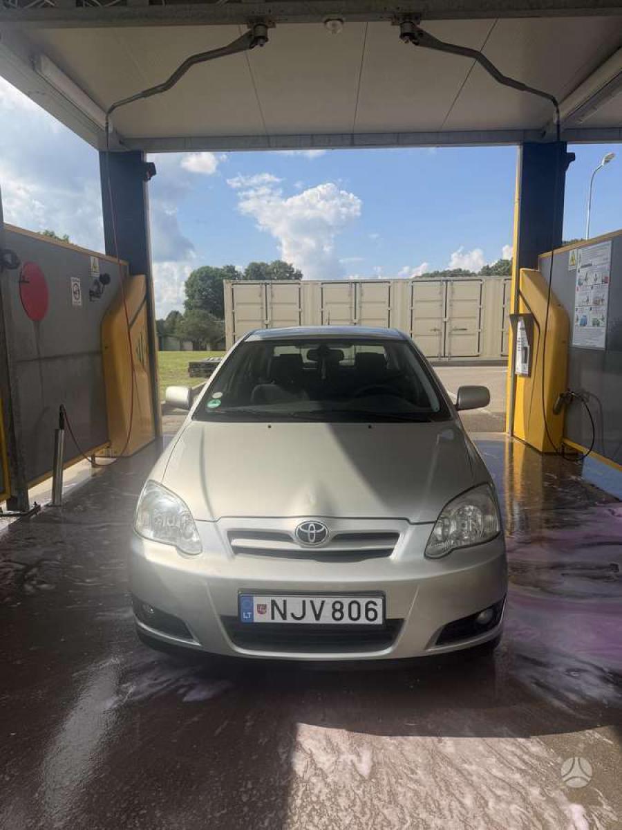 Pelēks Toyota Corolla 2006 Utena, ar dzinēja tilpumu 1.36 L un nobraukumu 211 tūkst. km par 1700 €, foto 1 vietnē AUTOMOTO.COM.LV