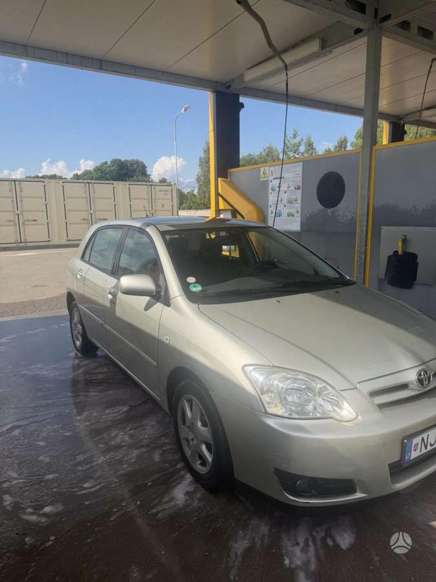 Pelēks Toyota Corolla 2006 Utena, ar dzinēja tilpumu 1.36 L un nobraukumu 211 tūkst. km par 1700 €, foto 3 vietnē AUTOMOTO.COM.LV