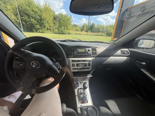 Pelēks Toyota Corolla 2006 Utena, ar dzinēja tilpumu 1.36 L un nobraukumu 211 tūkst. km par 1700 €, foto 7 vietnē AUTOMOTO.COM.LV
