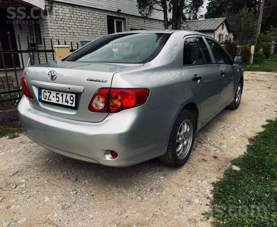 Grey Toyota Corolla 2007 in Riga, with an engine capacity of 1.60 L and mileage of 260 thousand km for 2300 €, photo 3 on AUTOMOTO.COM.LV