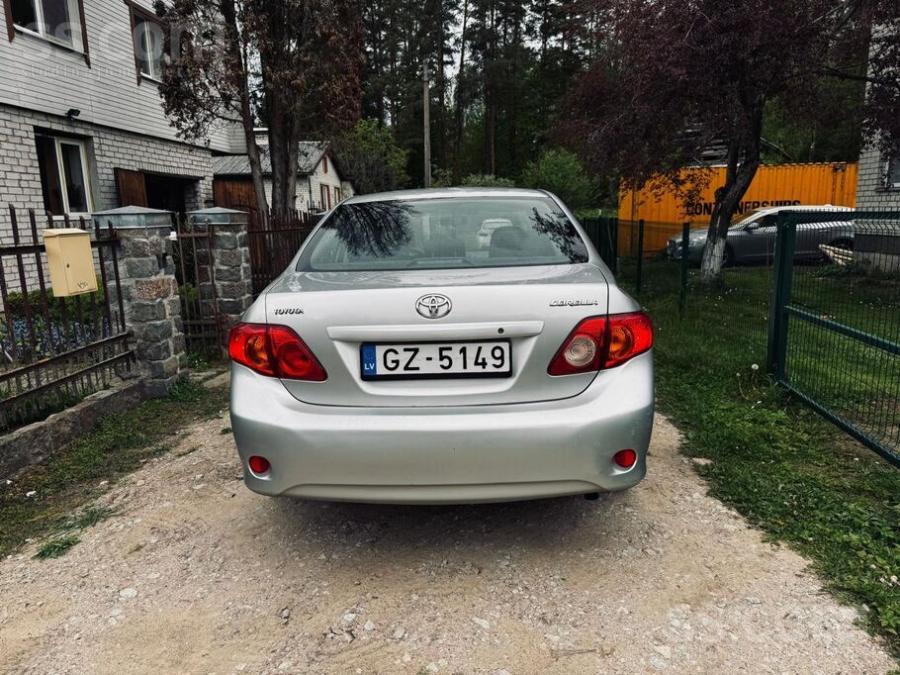 Grey Toyota Corolla 2007 in Riga, with an engine capacity of 1.60 L and mileage of 260 thousand km for 2300 €, photo 4 on AUTOMOTO.COM.LV