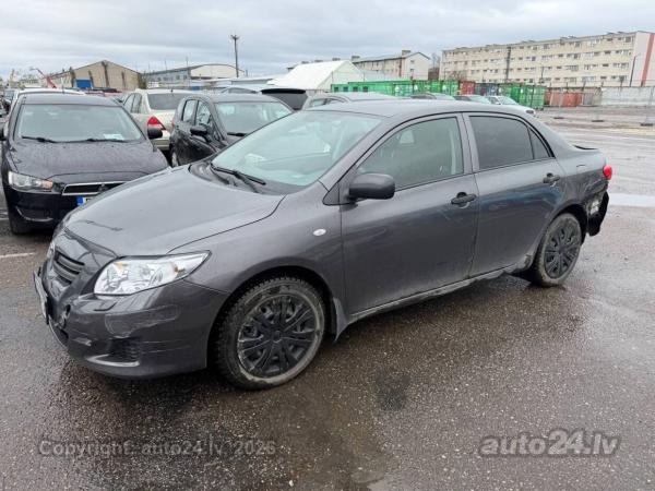 Pelēks Toyota Corolla 2007 Tallina, ar dzinēja tilpumu 1.60 L un nobraukumu 219 tūkst. km par 999 €, foto 2 vietnē AUTOMOTO.COM.LV