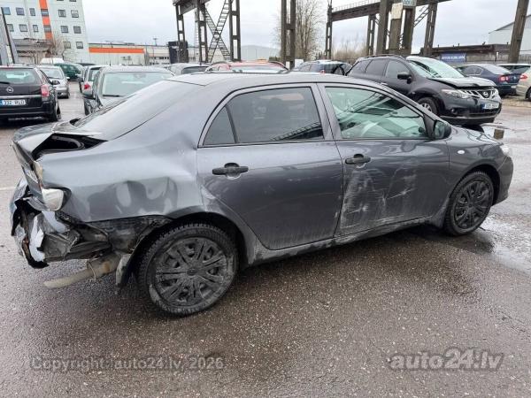 Pelēks Toyota Corolla 2007 Tallina, ar dzinēja tilpumu 1.60 L un nobraukumu 219 tūkst. km par 999 €, foto 3 vietnē AUTOMOTO.COM.LV