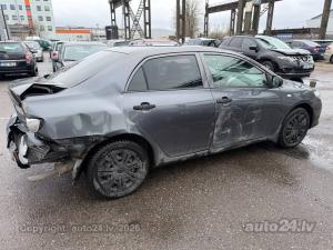 Pelēks Toyota Corolla 2007 Tallina, ar dzinēja tilpumu 1.60 L un nobraukumu 219 tūkst. km par 999 €, foto 4 vietnē AUTOMOTO.COM.LV