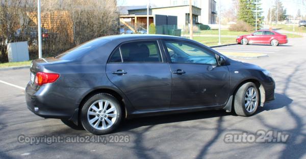 Pelēks Toyota Corolla 2007 Rapla, ar dzinēja tilpumu 1.60 L un nobraukumu 195 tūkst. km par 3889 €, foto 2 vietnē AUTOMOTO.COM.LV