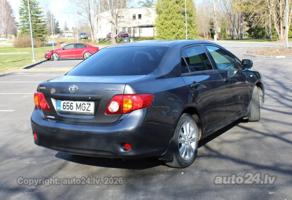 Pelēks Toyota Corolla 2007 Rapla, ar dzinēja tilpumu 1.60 L un nobraukumu 195 tūkst. km par 3889 €, foto 3 vietnē AUTOMOTO.COM.LV