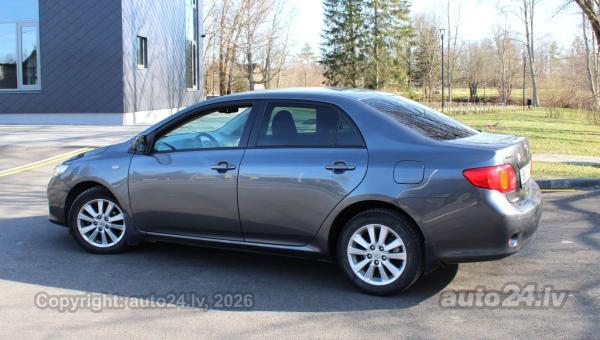 Pelēks Toyota Corolla 2007 Rapla, ar dzinēja tilpumu 1.60 L un nobraukumu 195 tūkst. km par 3889 €, foto 5 vietnē AUTOMOTO.COM.LV
