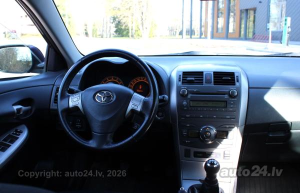 Pelēks Toyota Corolla 2007 Rapla, ar dzinēja tilpumu 1.60 L un nobraukumu 195 tūkst. km par 3889 €, foto 9 vietnē AUTOMOTO.COM.LV
