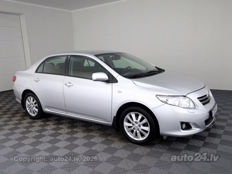 Pelēks Toyota Corolla 2007 Tallina, ar dzinēja tilpumu 1.60 L un nobraukumu 258 tūkst. km par 2499 €, foto 1 vietnē AUTOMOTO.COM.LV