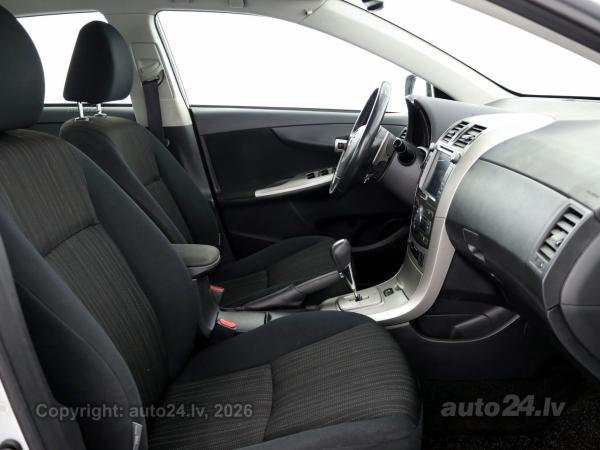 Grey Toyota Corolla 2007 in Tallinn, with an engine capacity of 1.60 L and mileage of 258 thousand km for 2499 €, photo 6 on AUTOMOTO.COM.LV