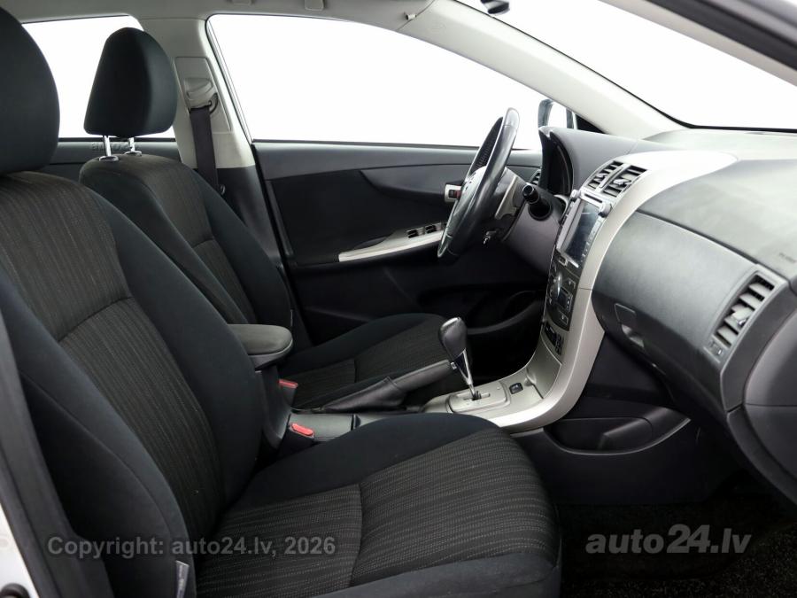 Pelēks Toyota Corolla 2007 Tallina, ar dzinēja tilpumu 1.60 L un nobraukumu 258 tūkst. km par 2499 €, foto 7 vietnē AUTOMOTO.COM.LV