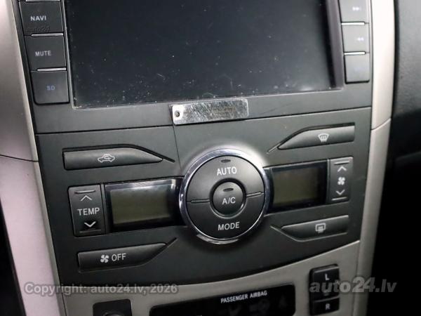 Grey Toyota Corolla 2007 in Tallinn, with an engine capacity of 1.60 L and mileage of 258 thousand km for 2499 €, photo 8 on AUTOMOTO.COM.LV