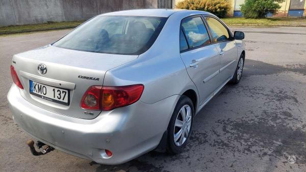 Grey Toyota Corolla 2007 in Klaipeda, with an engine capacity of 1.36 L and mileage of 382 thousand km for 2250 €, photo 5 on AUTOMOTO.COM.LV