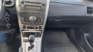 Grey Toyota Corolla 2007 in Klaipeda, with an engine capacity of 1.36 L and mileage of 382 thousand km for 2250 €, photo 8 on AUTOMOTO.COM.LV