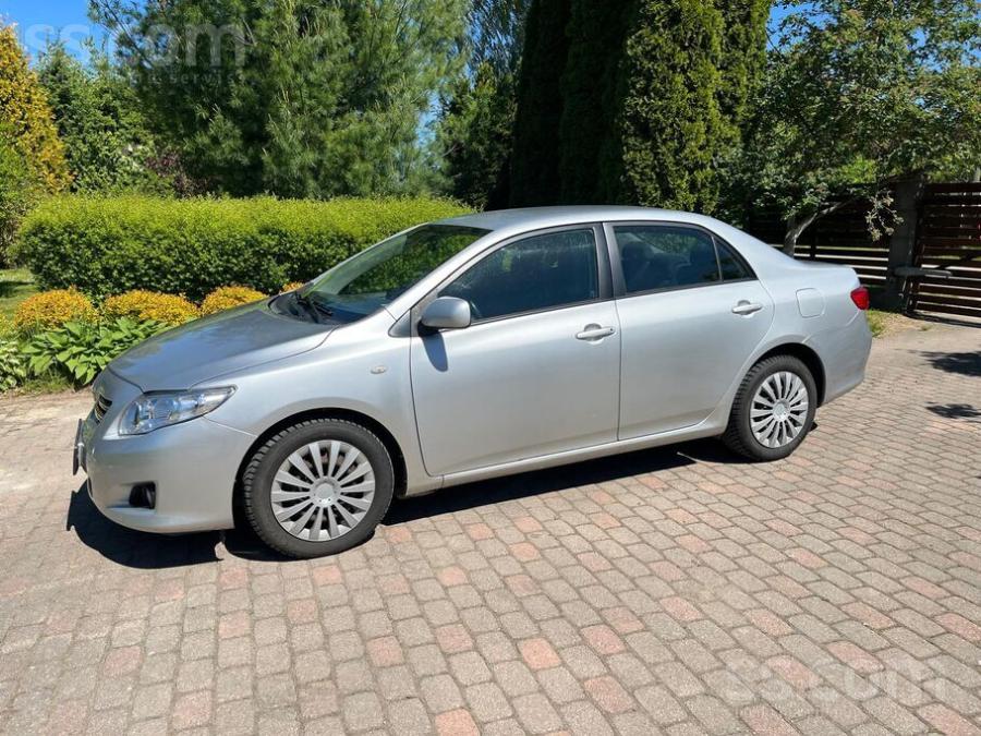 Grey Toyota Corolla 2007 in Bauska, with an engine capacity of 1.60 L and mileage of 181 thousand km for 3200 €, photo 1 on AUTOMOTO.COM.LV