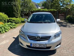 Grey Toyota Corolla 2007 in Bauska, with an engine capacity of 1.60 L and mileage of 181 thousand km for 3200 €, photo 4 on AUTOMOTO.COM.LV