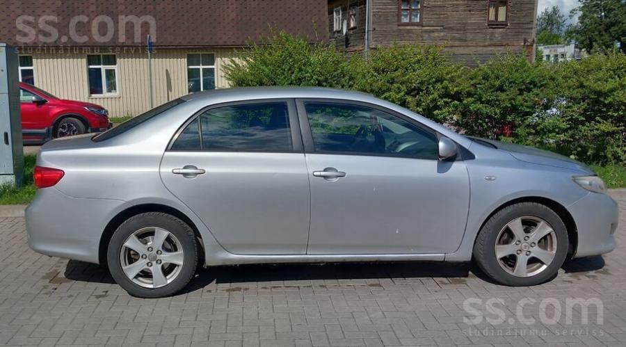 Pelēks Toyota Corolla 2007 Jelgava, ar dzinēja tilpumu 1.40 L un nobraukumu 325 tūkst. km par 2700 €, foto 3 vietnē AUTOMOTO.COM.LV